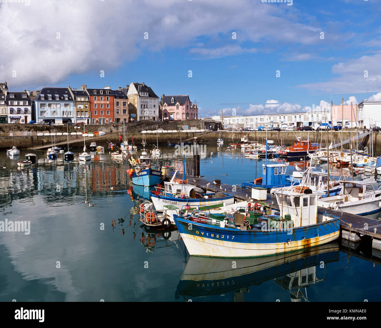 9728. Finistere, Douarnenez Harbour, Brittany, France Stock Photo - Alamy