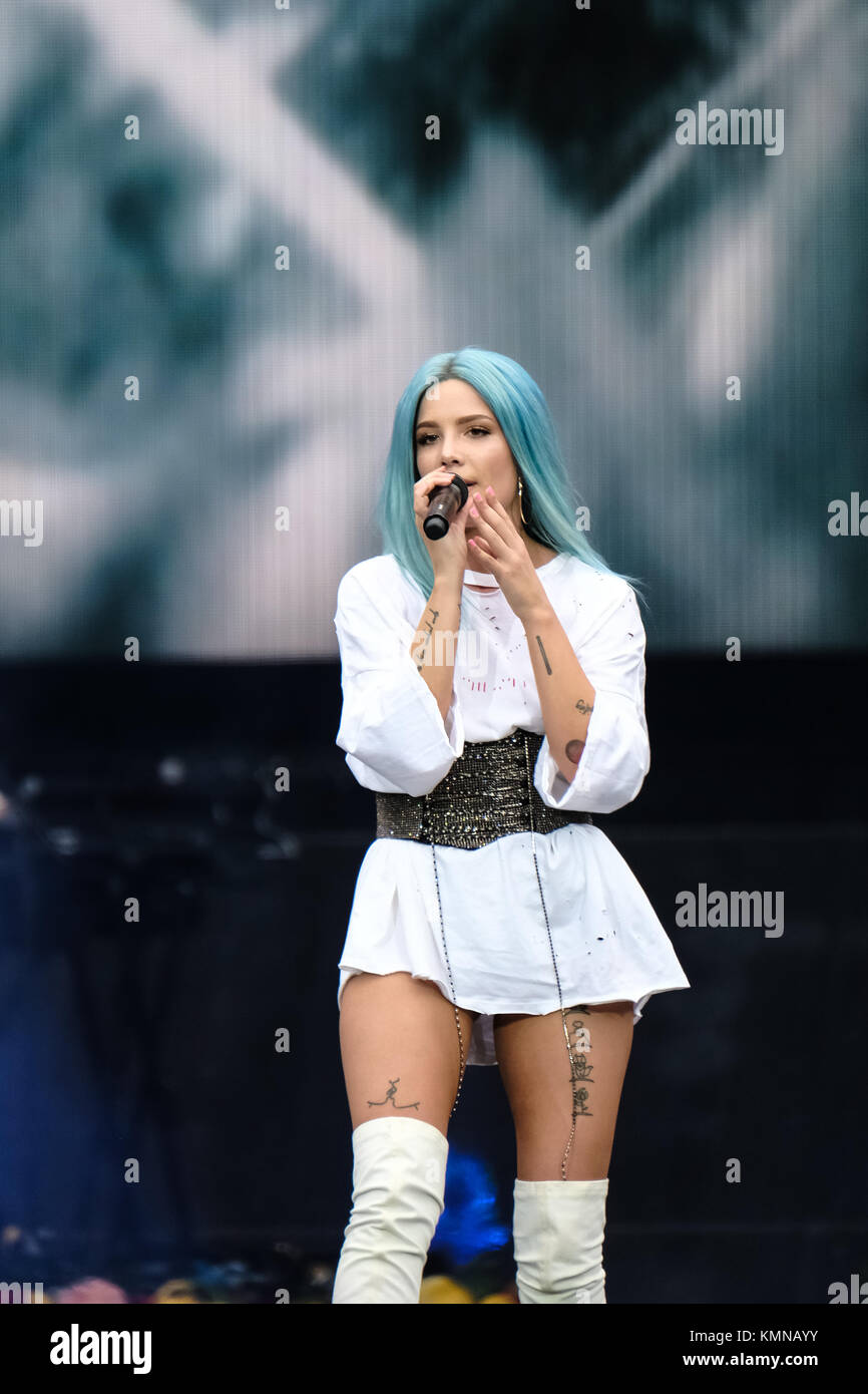 Halsey Singer High Resolution Stock Photography and Images - Alamy