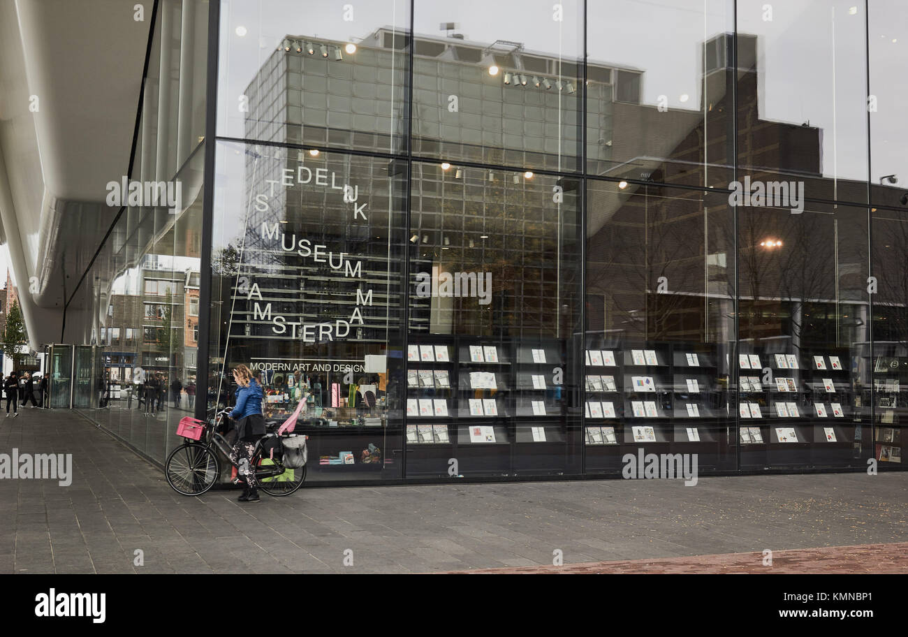 Extension of the Stedelijk Museum of modern and contemprary art by ...