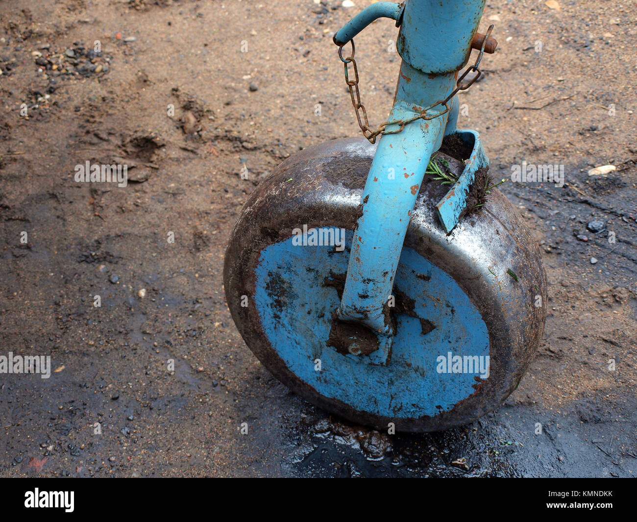 Blue color metal support wheel with lock close up Stock Photo - Alamy