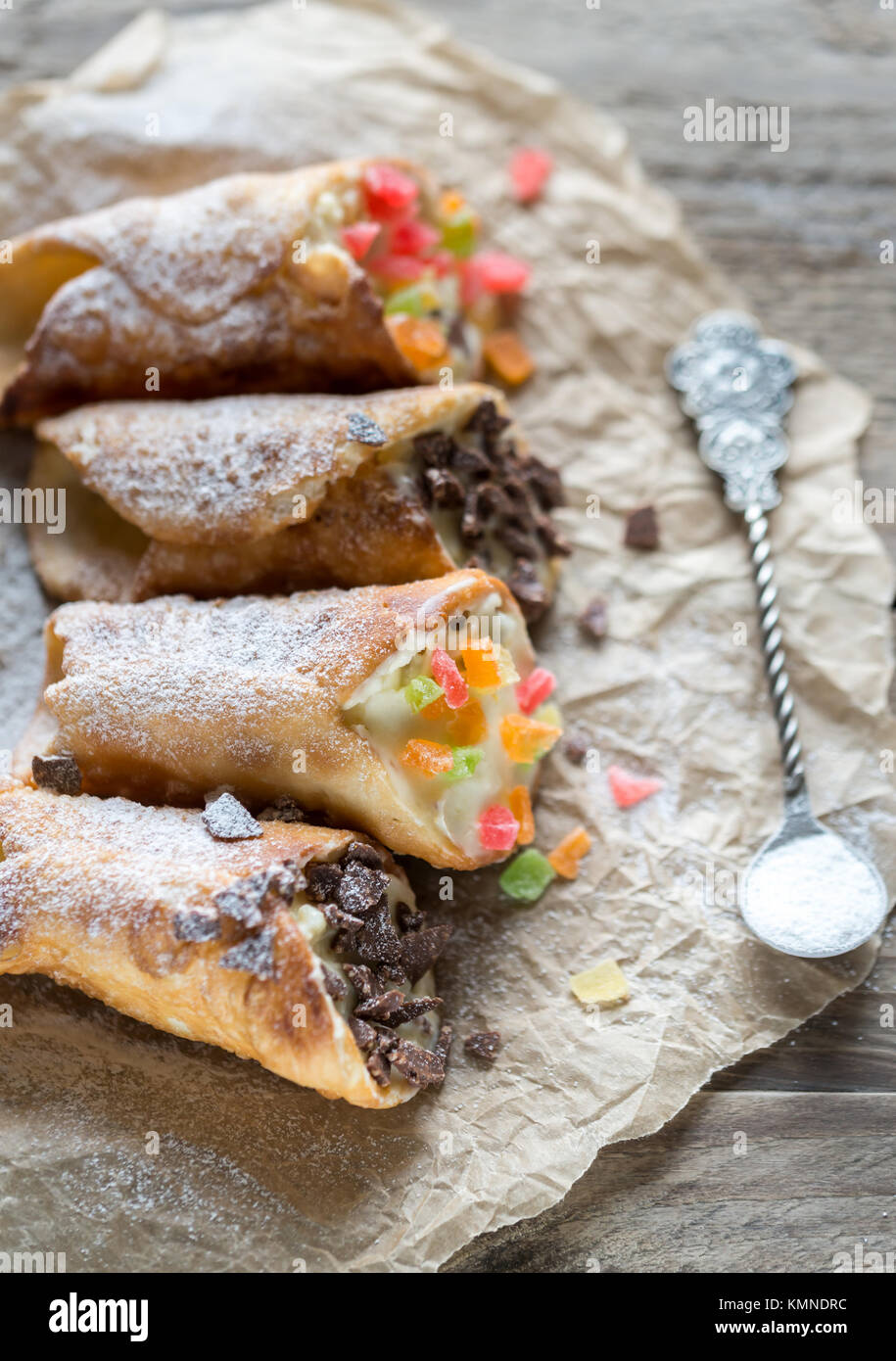 Stuffed cannoli hi-res stock photography and images - Alamy