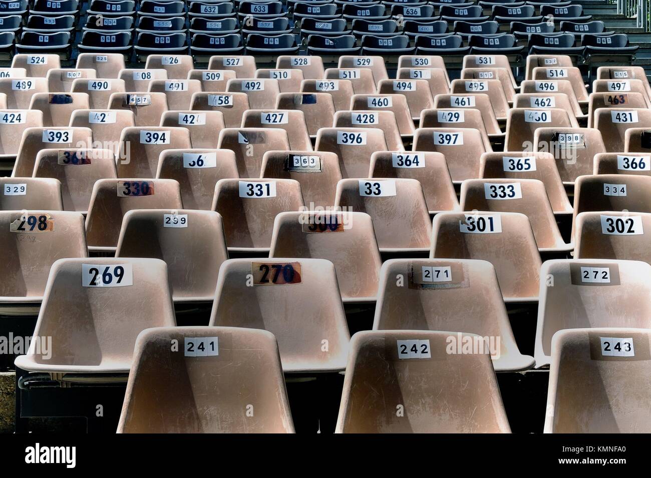 Row seating hi-res stock photography and images - Alamy