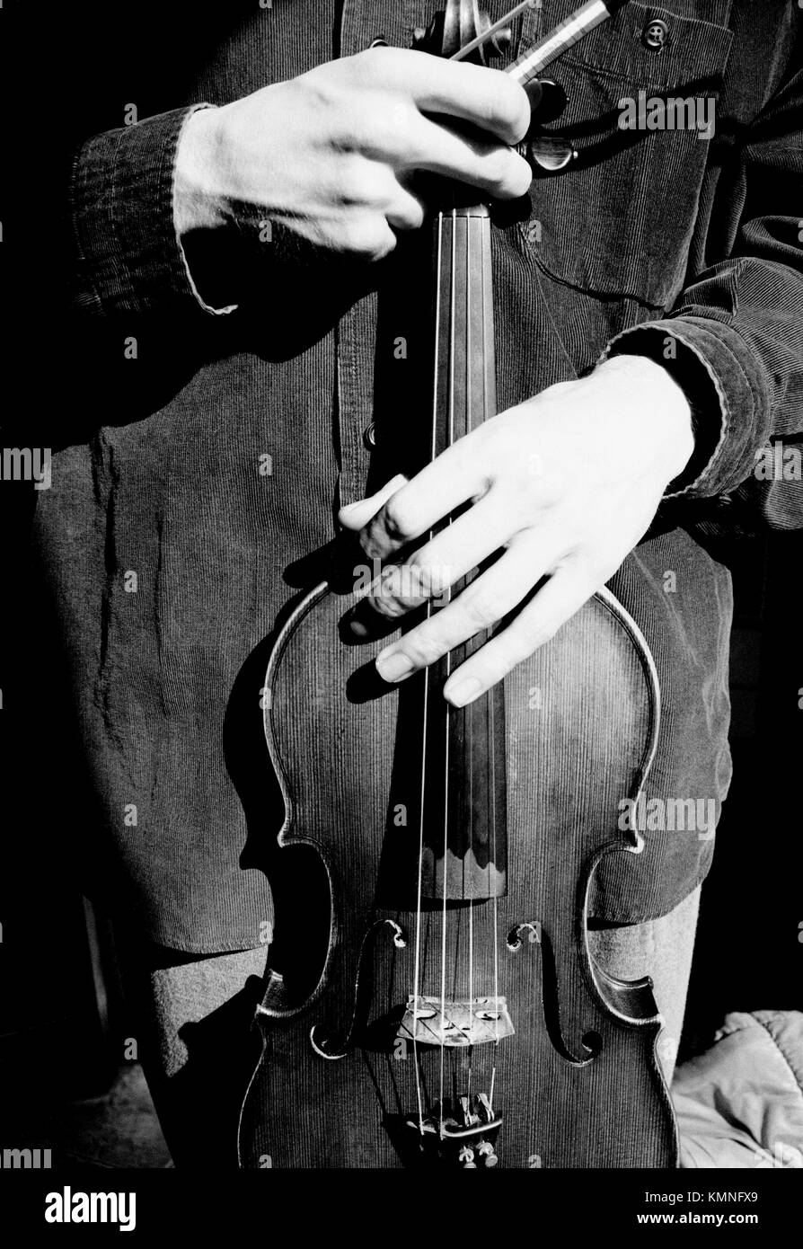 Traditional violin Black and White Stock Photos & Images - Alamy