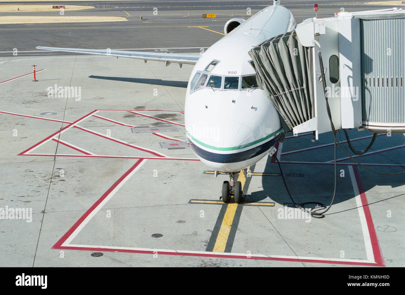 Portland or airport hi-res stock photography and images - Alamy