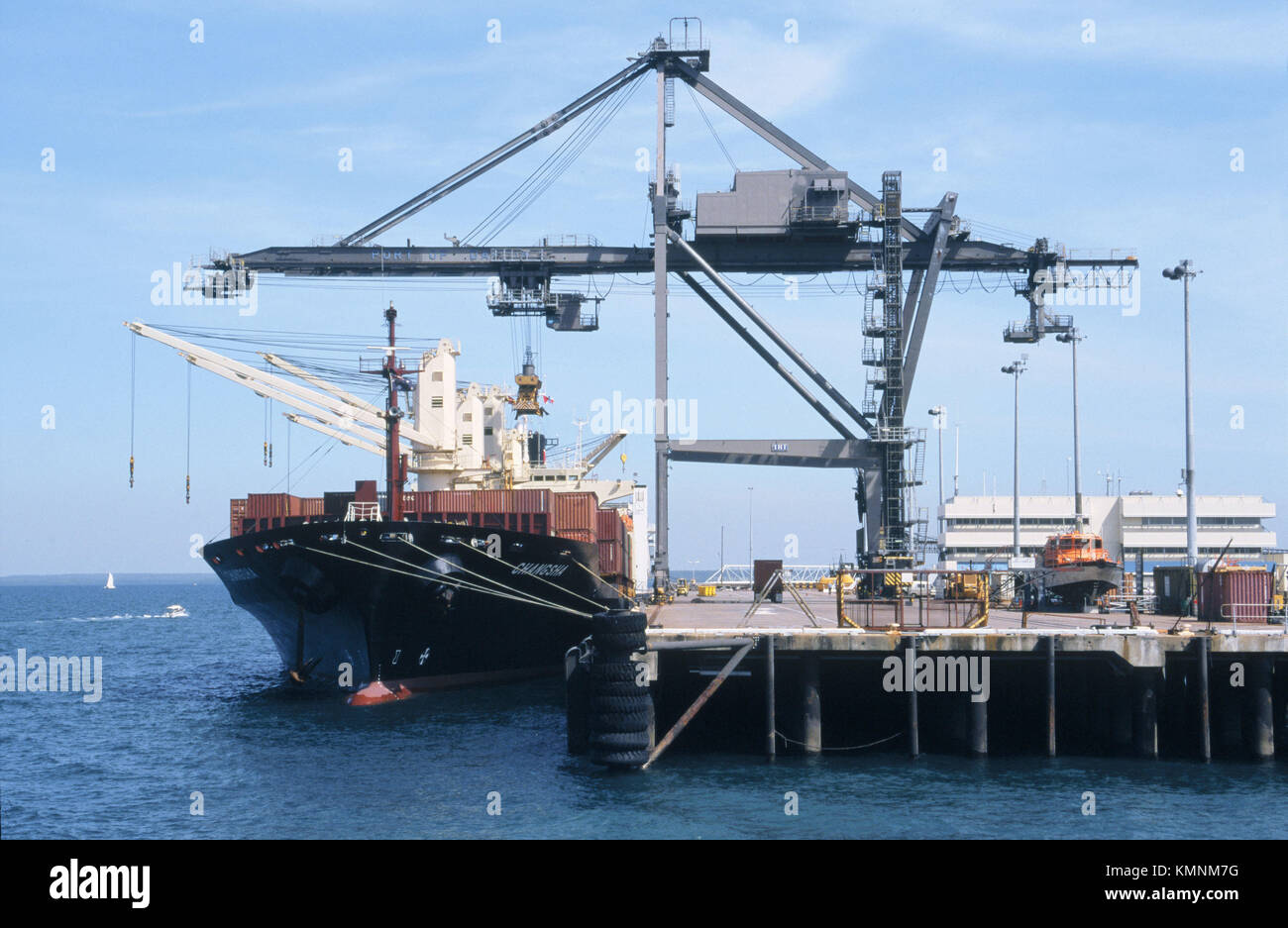 Shipping dock loading containers hi-res stock photography and images ...