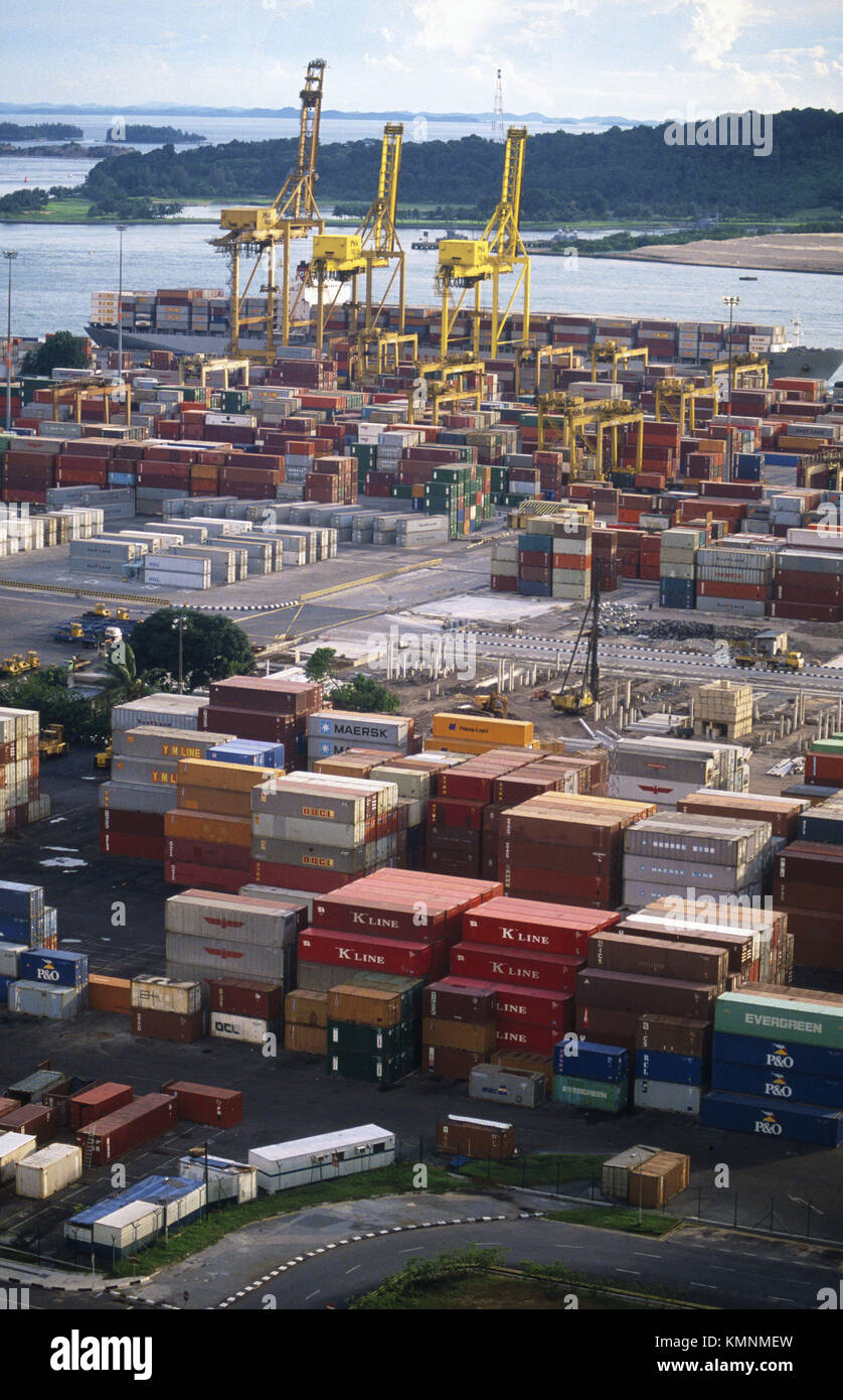 Container port congestion hi-res stock photography and images - Alamy