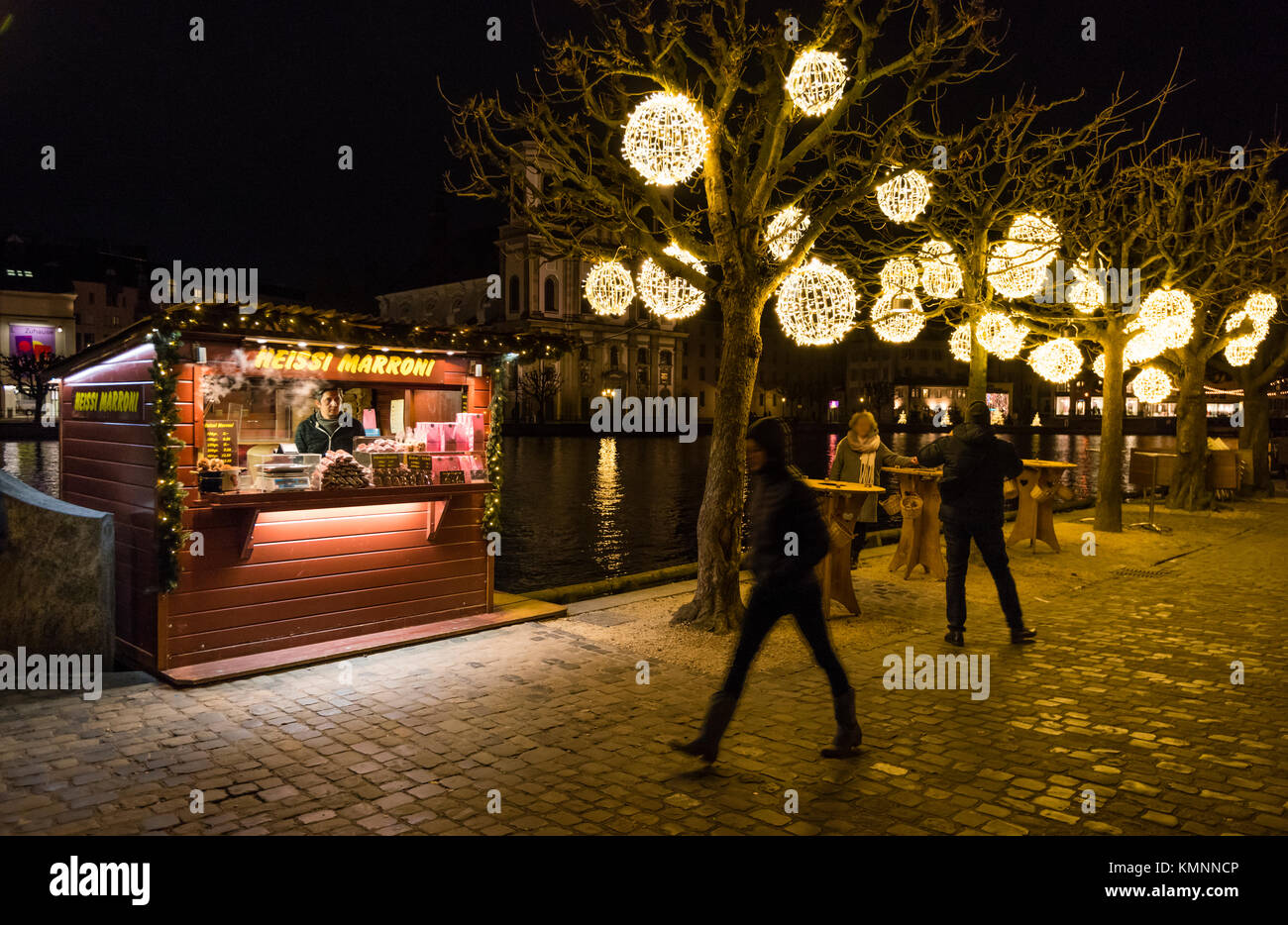 Hot chestnut stand hi-res stock photography and images - Alamy