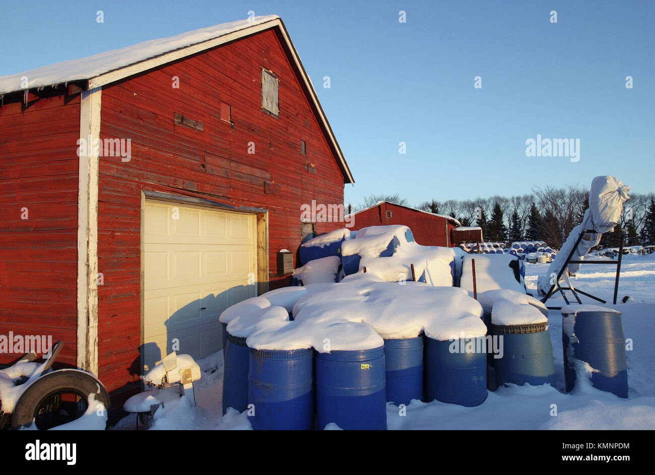 Canada prairie barn winter hi-res stock photography and images - Alamy