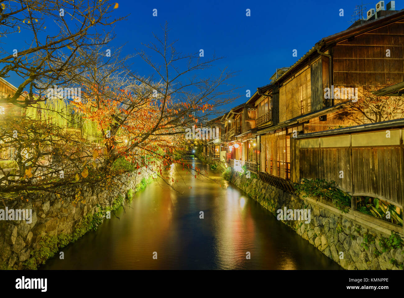 Night view of the beautiful Gion district, Kyoto, Japan Stock Photo - Alamy