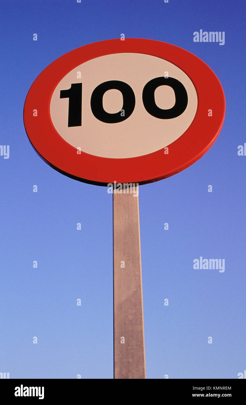 Km Speed Sign 100 High Resolution Stock Photography and Images - Alamy