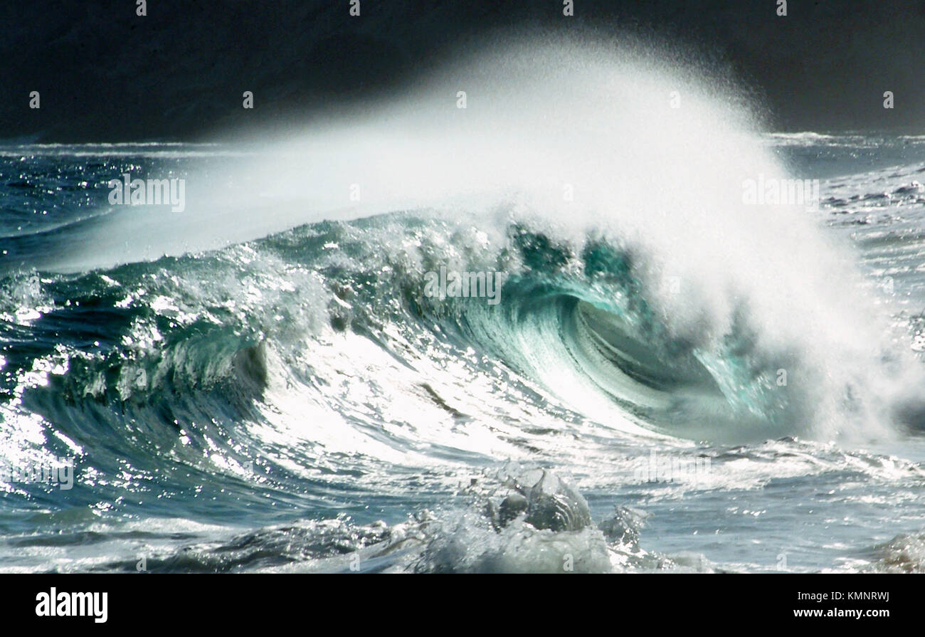 Horizontal wave nature natural hi-res stock photography and images - Alamy