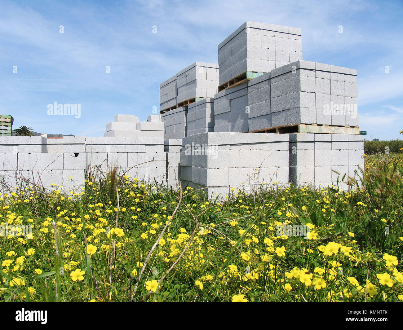 Breezeblock hi-res stock photography and images - Alamy