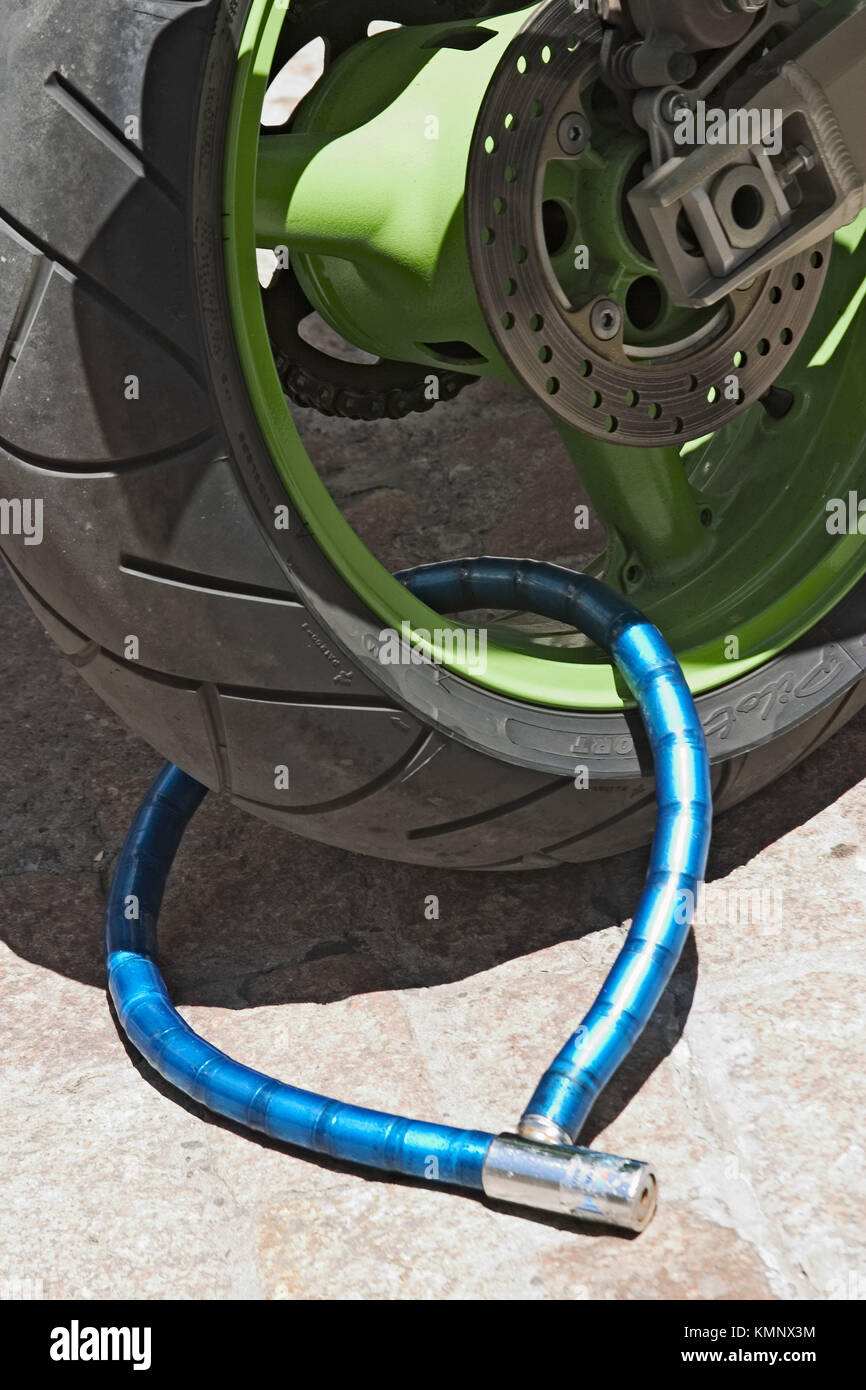 Anti chain hi-res stock photography and images - Alamy
