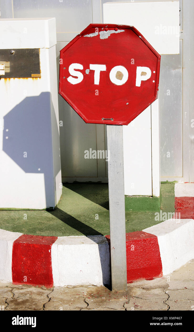 Small stop hi-res stock photography and images - Alamy