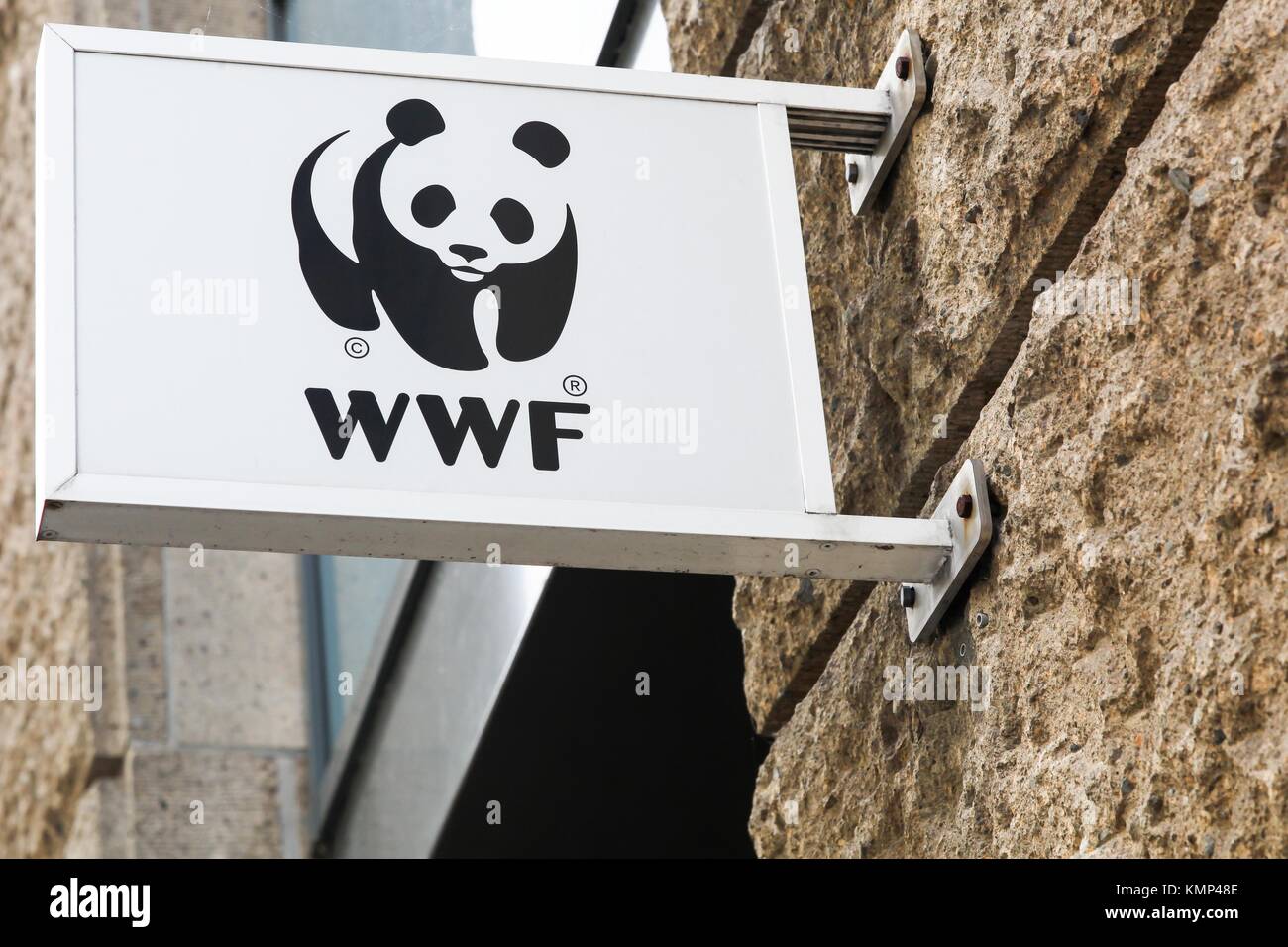 Wwf logo hi-res stock photography and images - Alamy