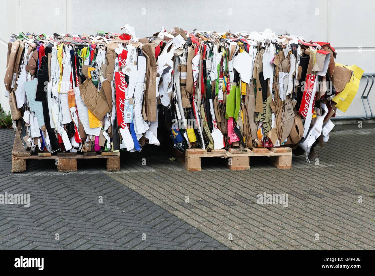 Carton boxes hi-res stock photography and images - Alamy