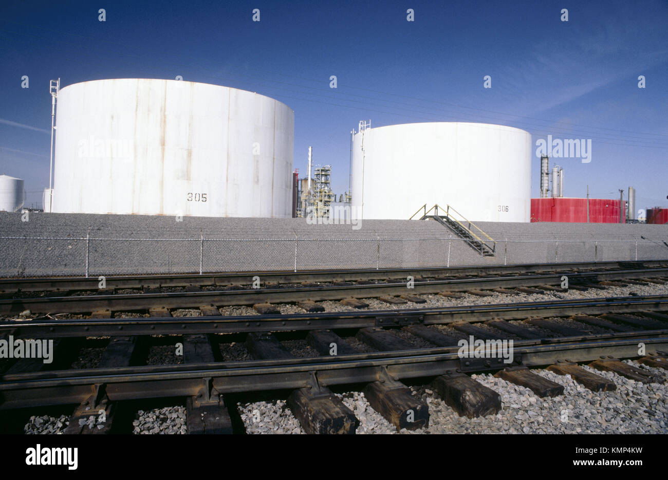 Oil refinery train tracks hi-res stock photography and images - Alamy