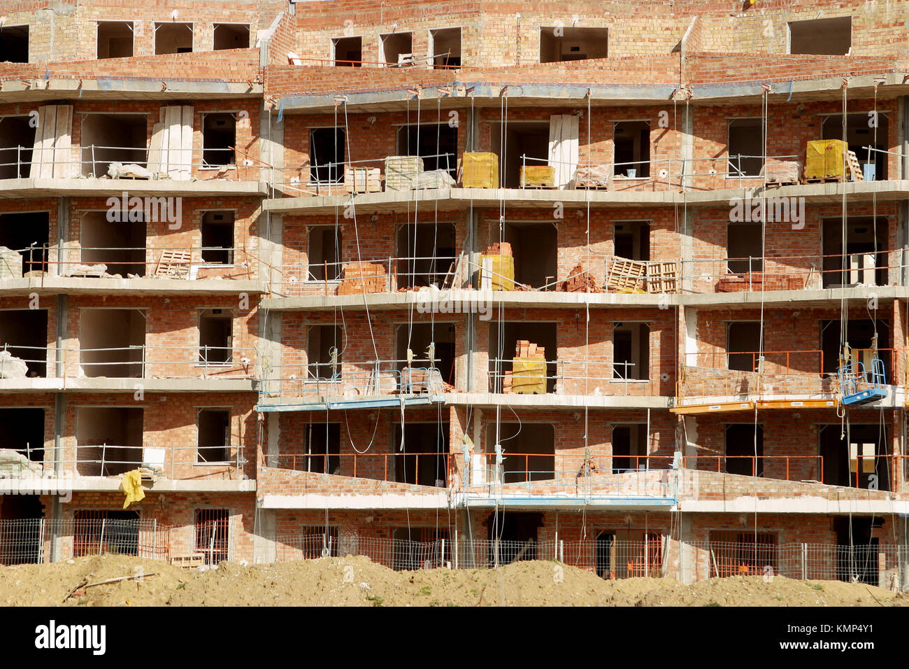Construction of apartment block hi-res stock photography and images - Alamy