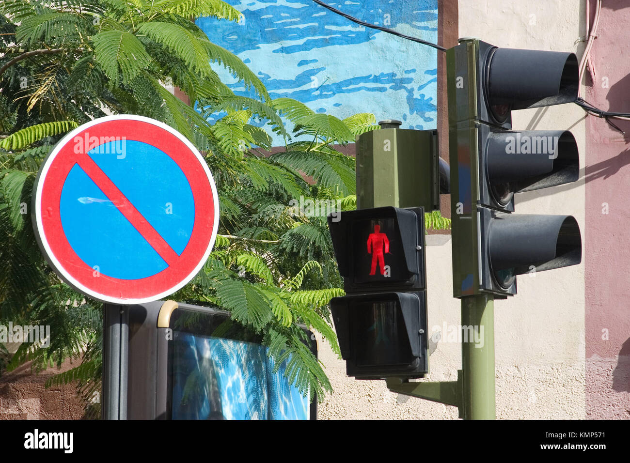 Pedestrian lights and No Parking sign Stock Photo - Alamy