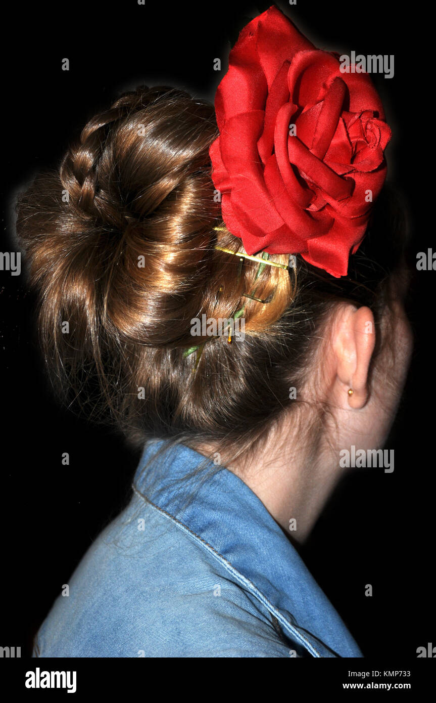 Old Spanish Hair Buns 35 Gorgeous Wedding Guest Hairstyle Ideas 2024