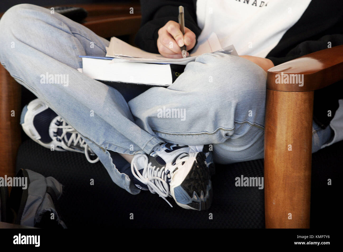 Cross crossed legs legged hi-res stock photography and images - Alamy