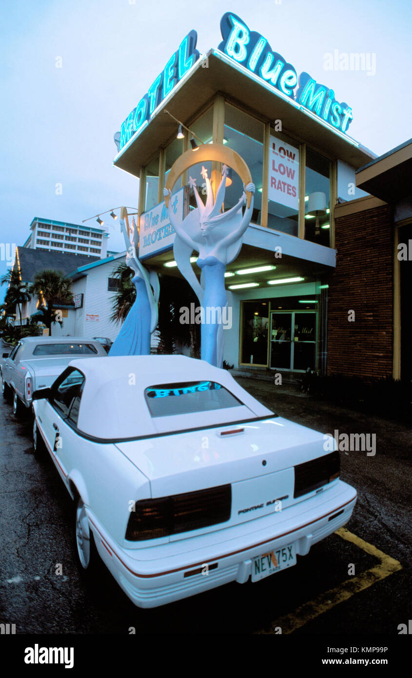 Blue mist motel hi-res stock photography and images - Alamy