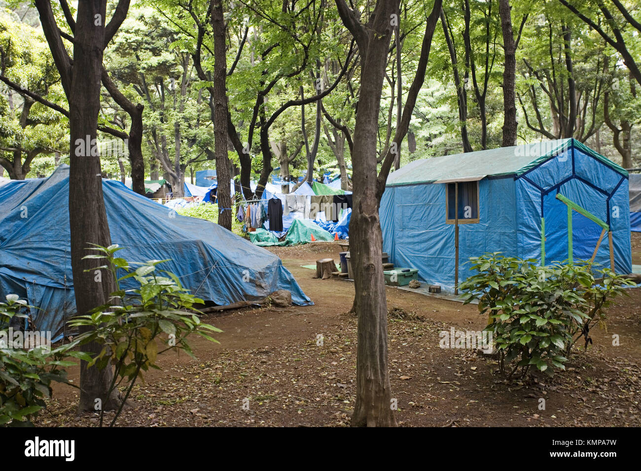Tokyo homeless camp hi-res stock photography and images - Alamy