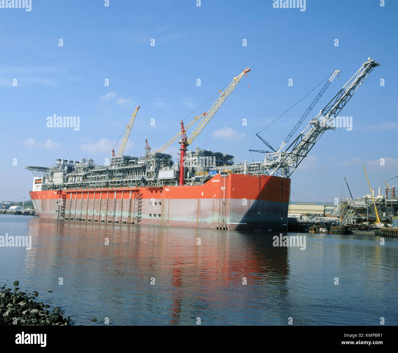 FPSO (Floating Production Storage and Off-loading Unit). River Tyne ...