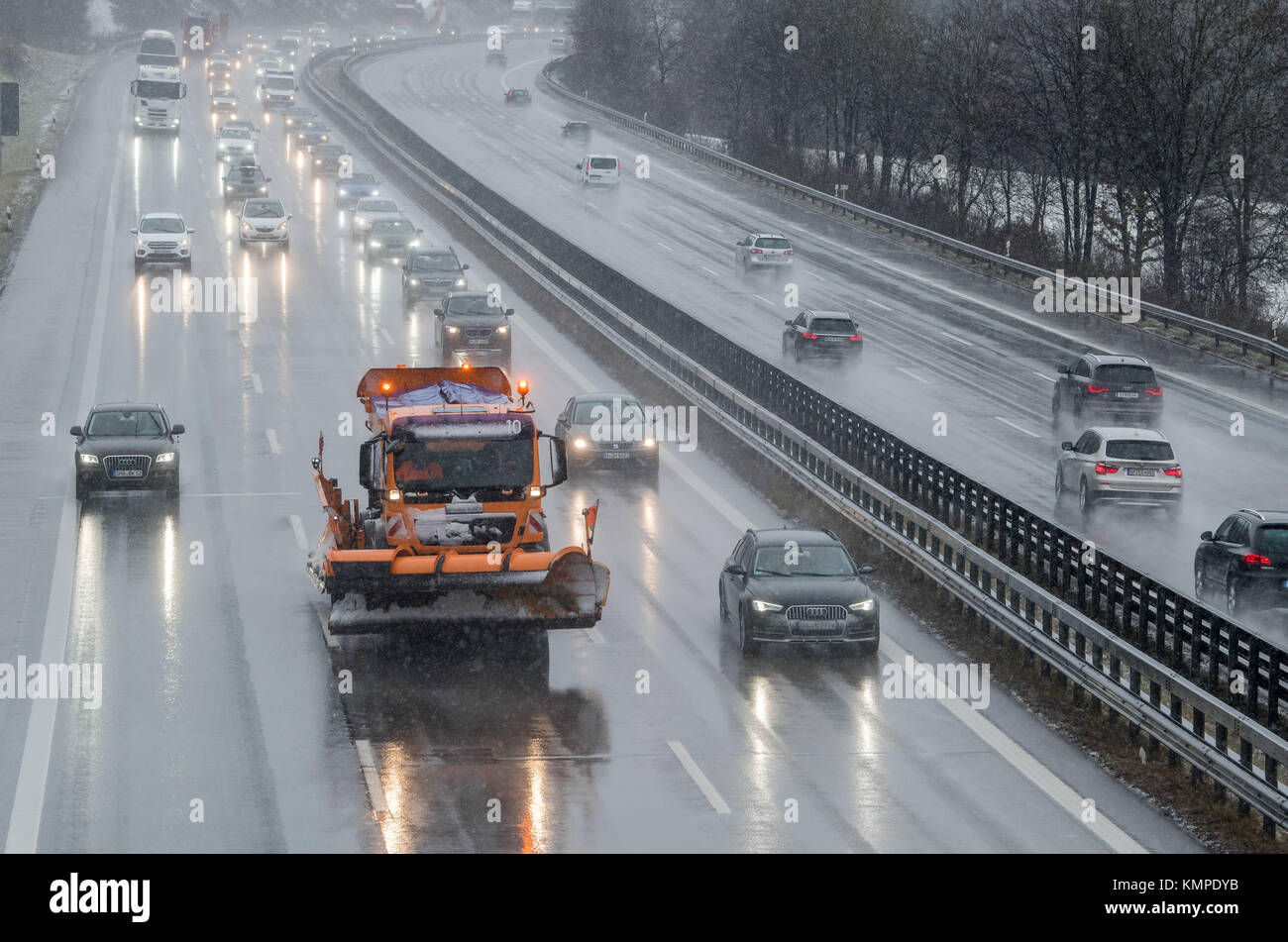 Motorway snow falling hi-res stock photography and images - Alamy
