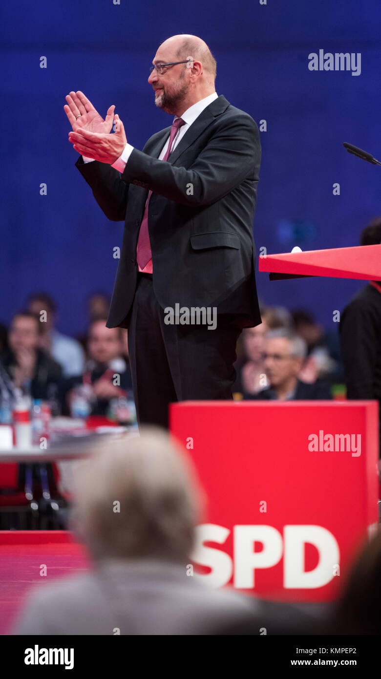 Berlin, Germany. 8th Dec, 2017. Martin Schulz, leader of the ...