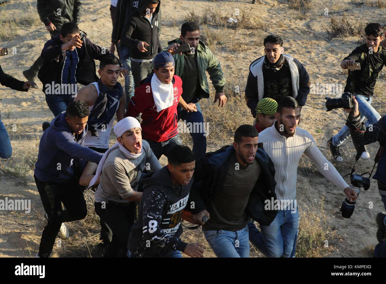 Bureij, Gaza Strip, Palestinian Territory. 8th Dec, 2017. Palestinian ...