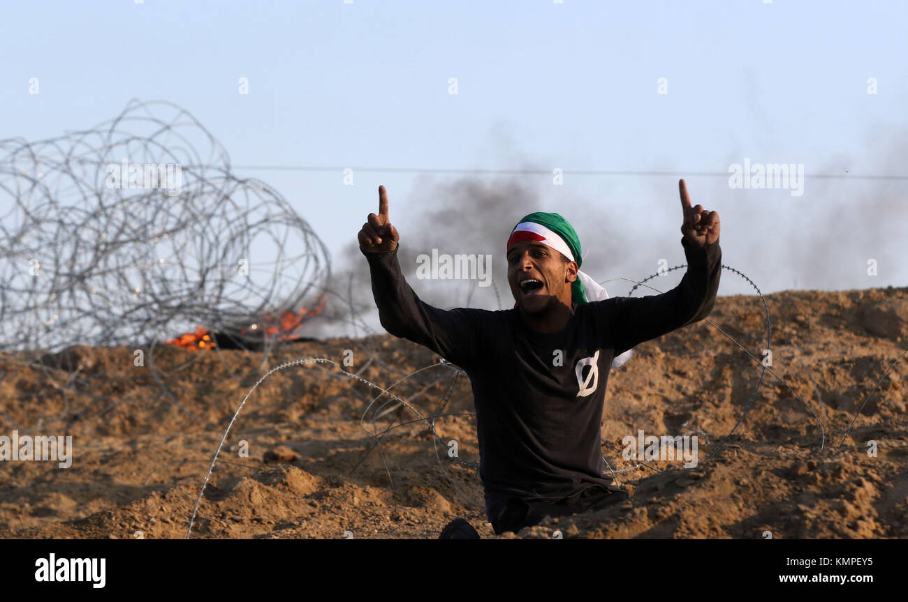 Bureij, Gaza Strip, Palestinian Territory. 8th Dec, 2017. Palestinian ...