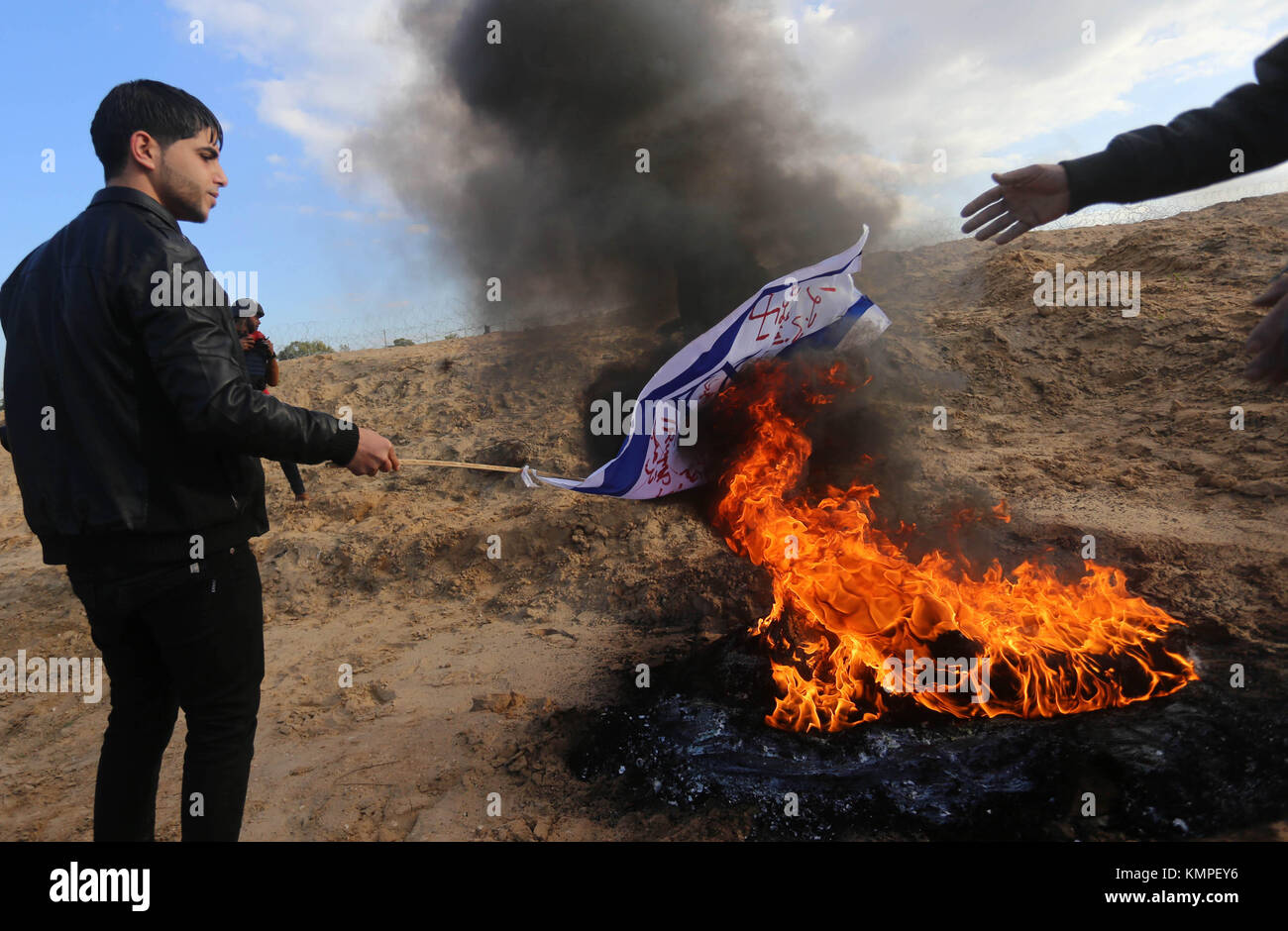 Bureij, Gaza Strip, Palestinian Territory. 8th Dec, 2017. Palestinian ...