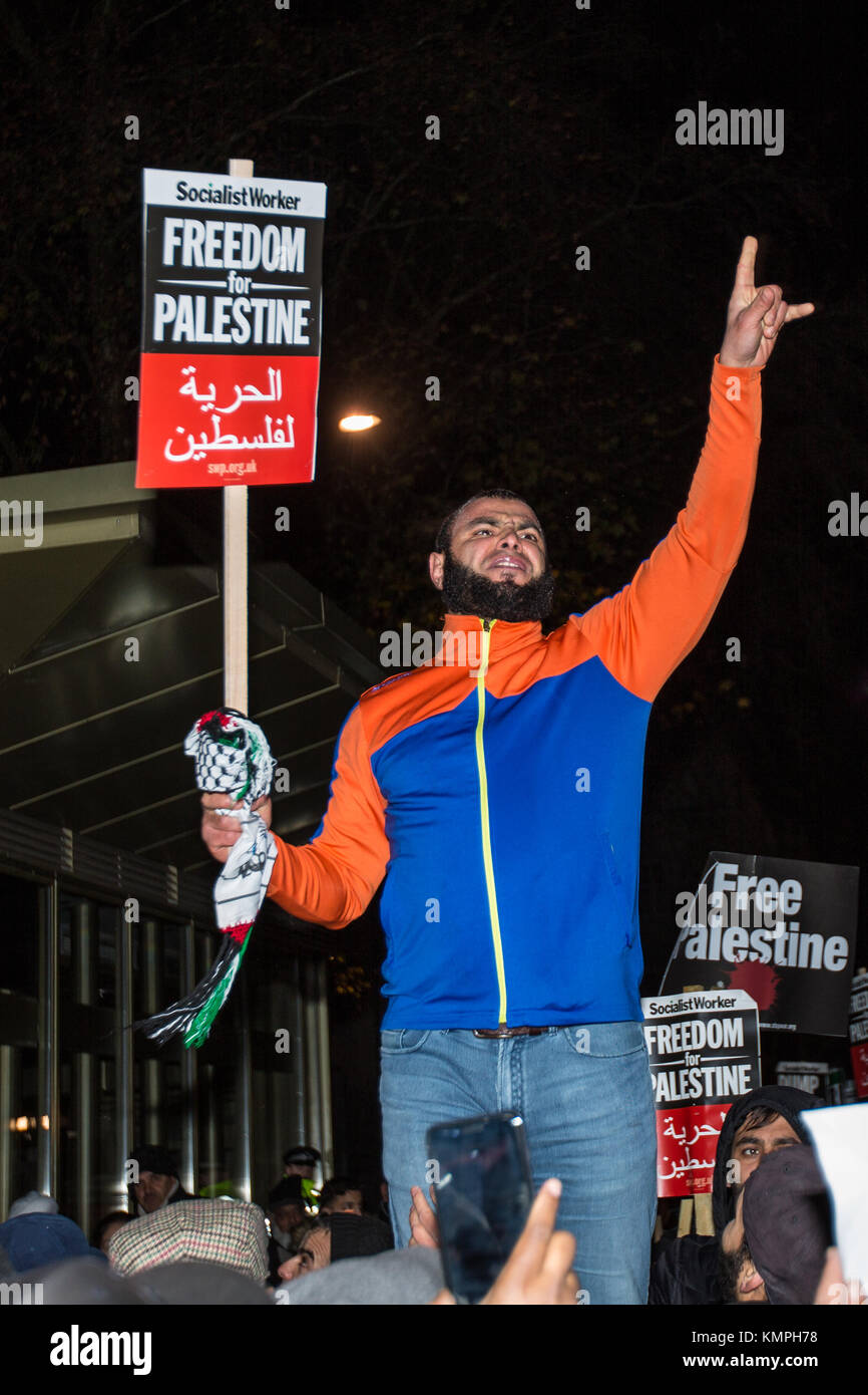 London us embassy protest hi-res stock photography and images - Alamy