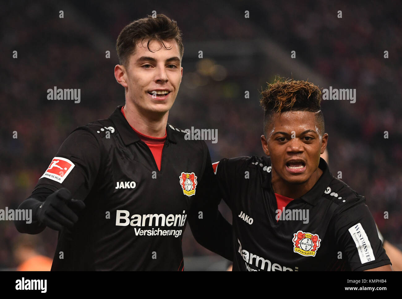 Stuttgart, Germany. 8th Dec, 2017. Leverkusen's Kai Havertz (l) and ...