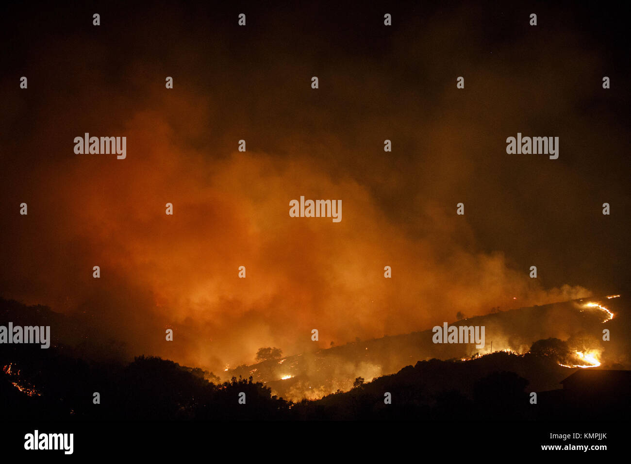 Bonsall, CA, USA. 7th Dec, 2017. In this long exposure image, smoke ...