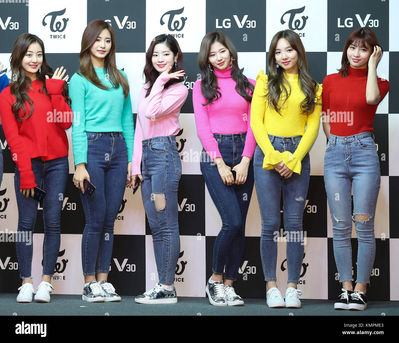 09th Dec, 2017. S. Korean girl group TWICE Members of girl group TWICE ...