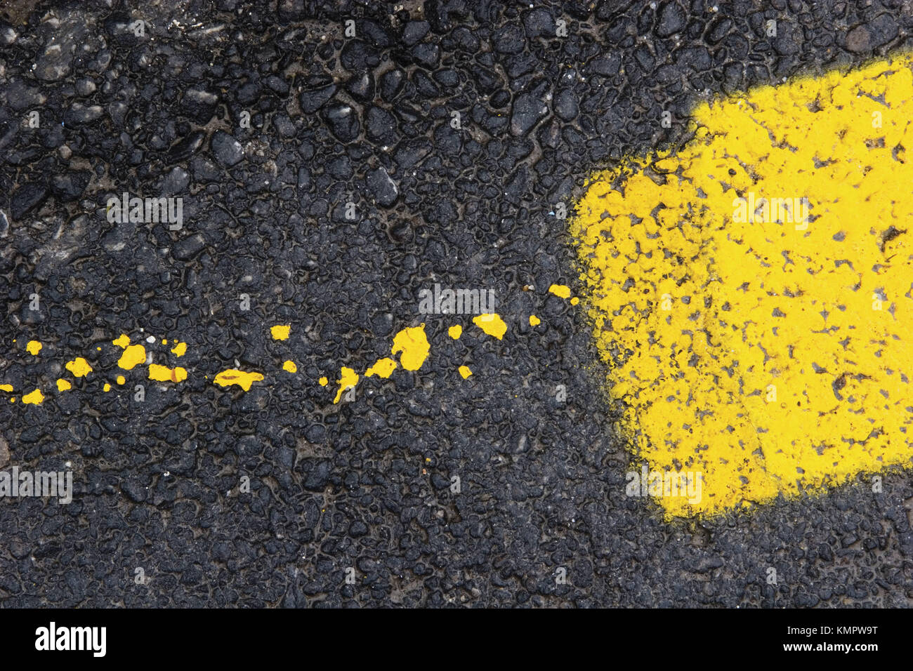 Yellow line painted hi-res stock photography and images - Alamy