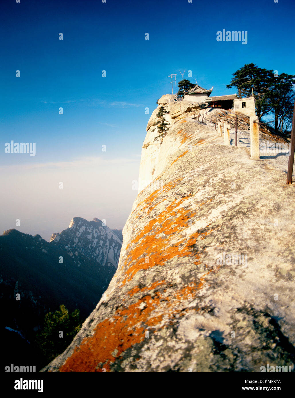Mt huashan china hi-res stock photography and images - Alamy