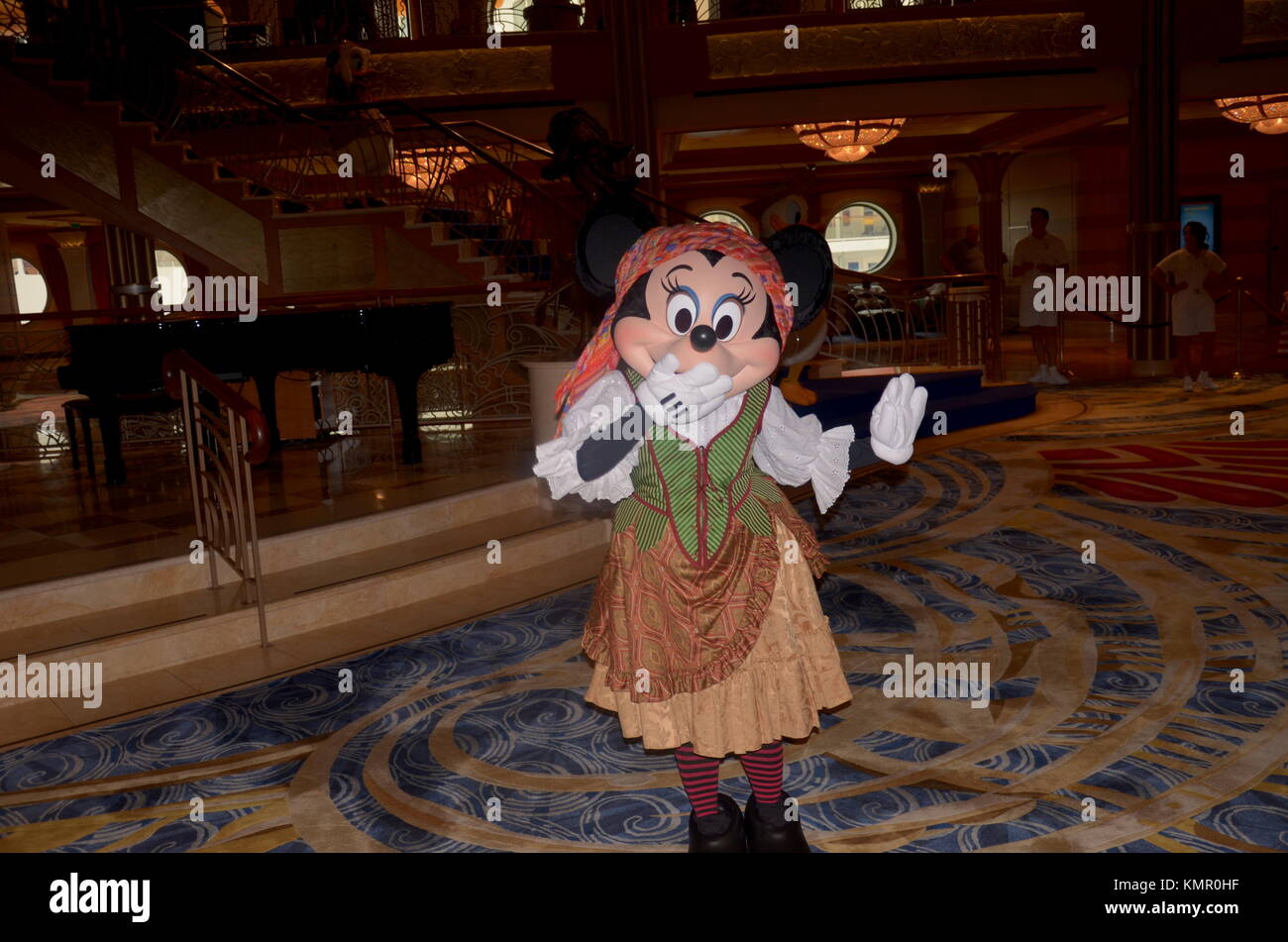Disney characters line hi-res stock photography and images - Alamy