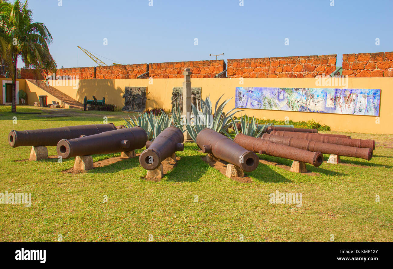 Maputo harbor hi-res stock photography and images - Alamy