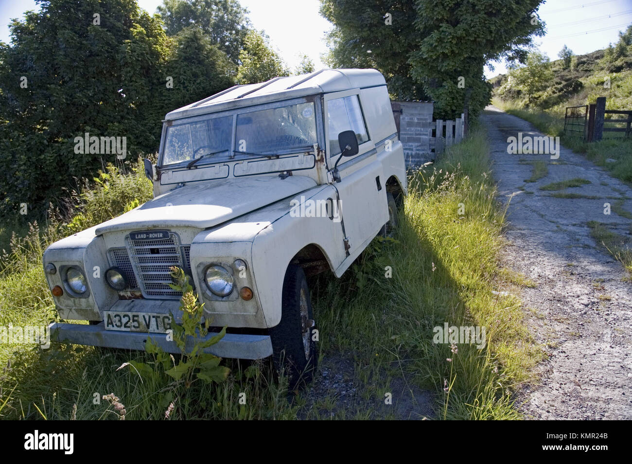 Abandoned Land Rover Stock Photos & Abandoned Land Rover Stock Images ...