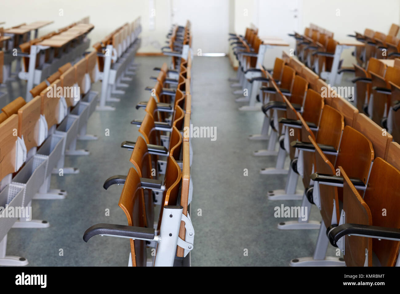 Empty chairs in a university teaching room Stock Photo - Alamy