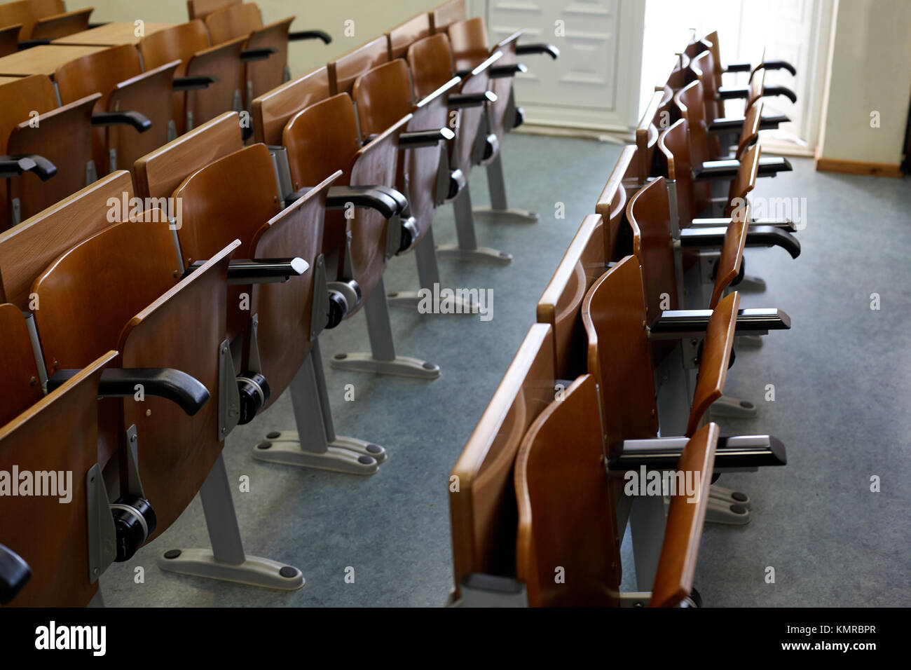 Empty chairs in a university teaching room Stock Photo - Alamy