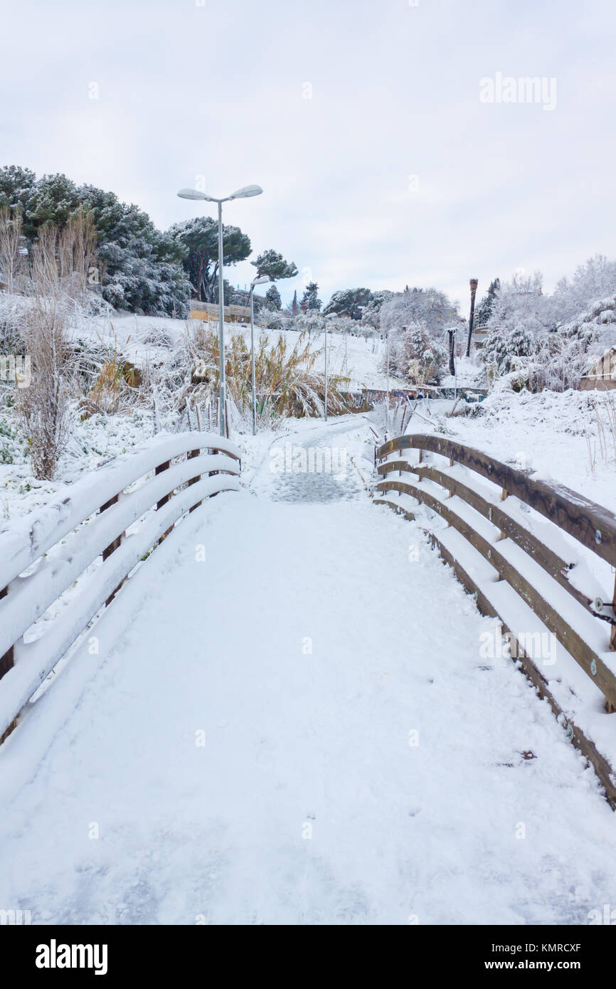 Ice garden path hi-res stock photography and images - Alamy