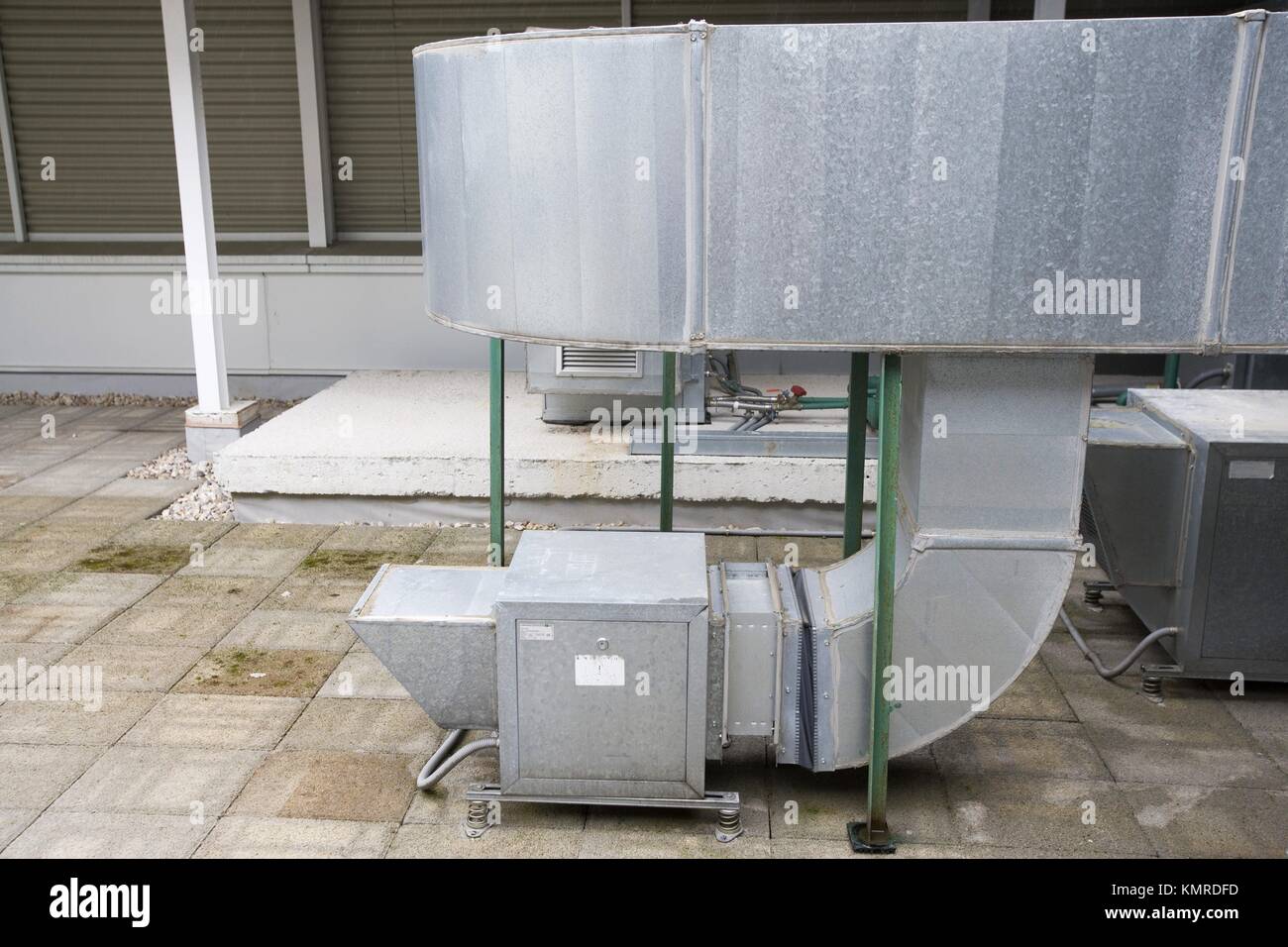 Built in filter hi-res stock photography and images - Alamy