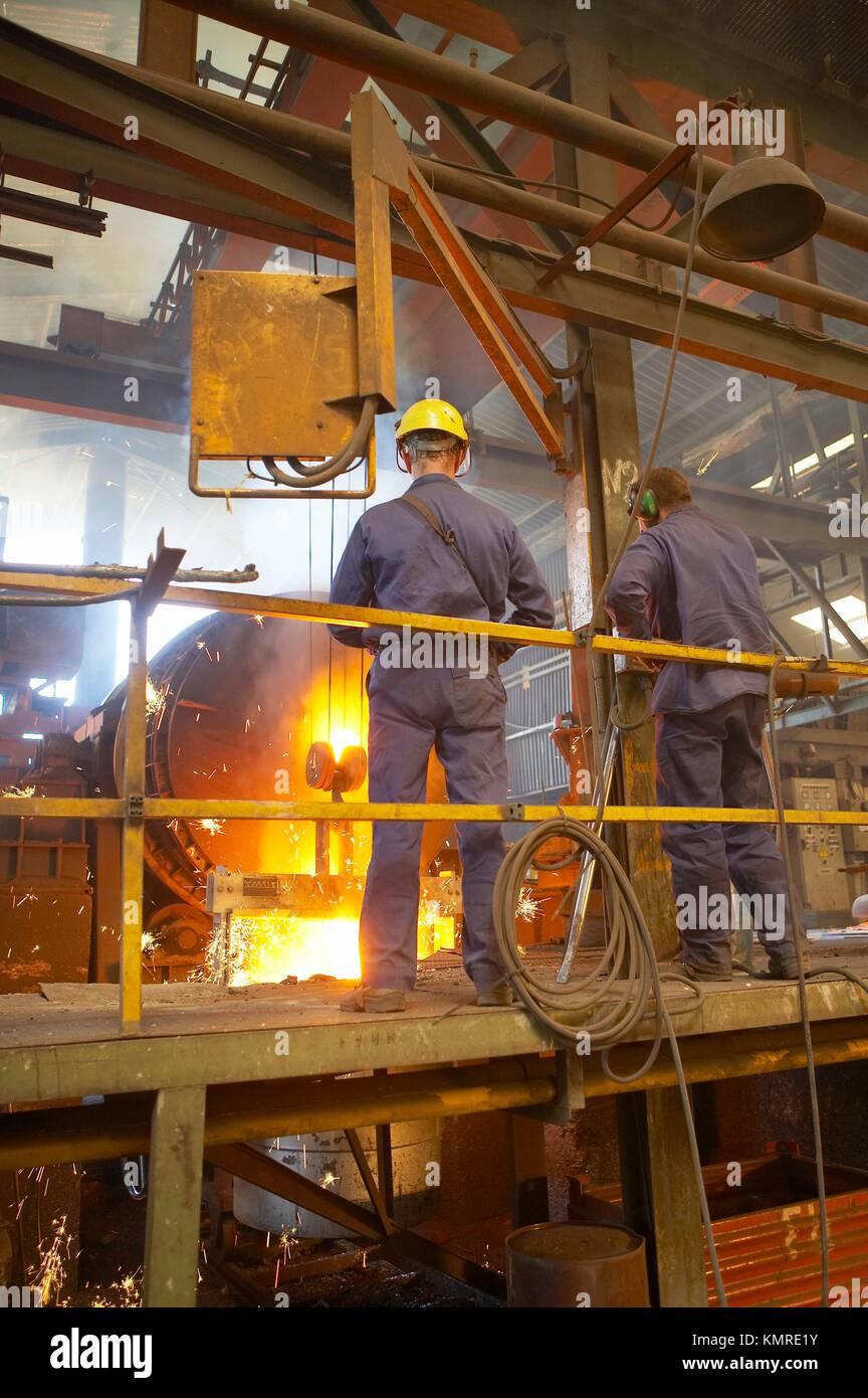 Metal factory spain worker hi-res stock photography and images - Alamy