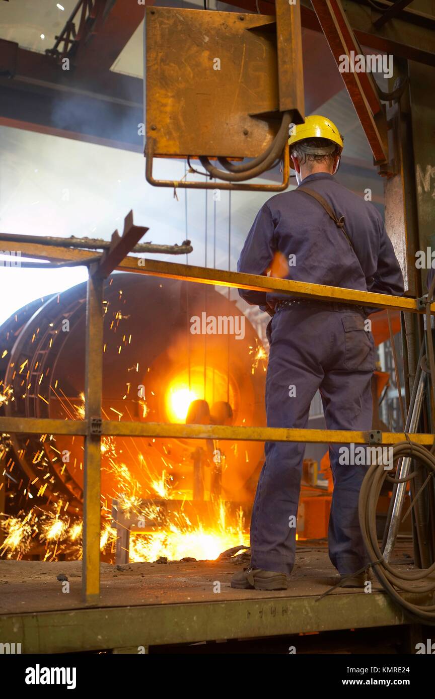 Metal factory spain worker hi-res stock photography and images - Alamy