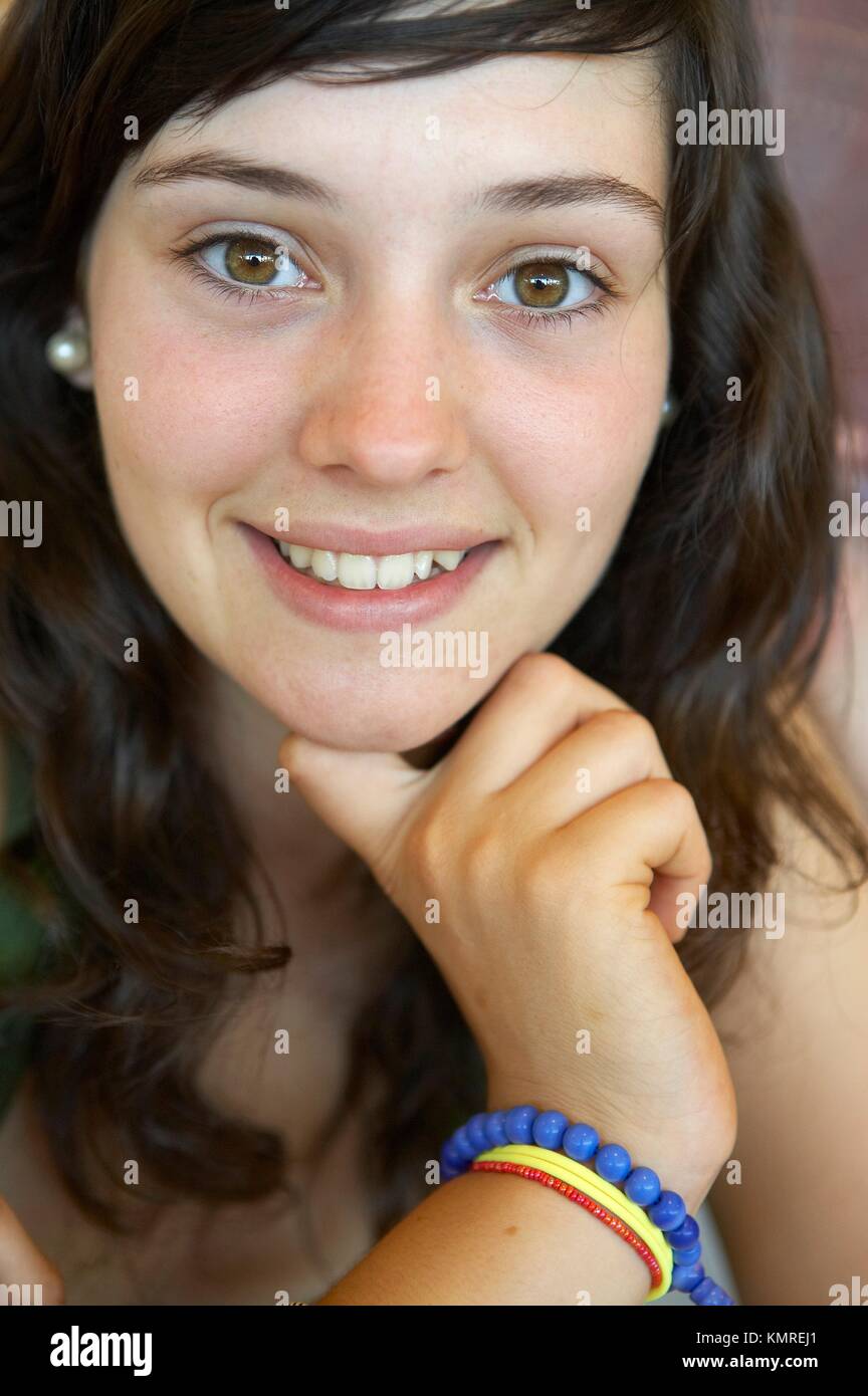 Female Teen 17 Years Old Stock Photo Alamy female-teen-17-years-old-stock-photo-alamy