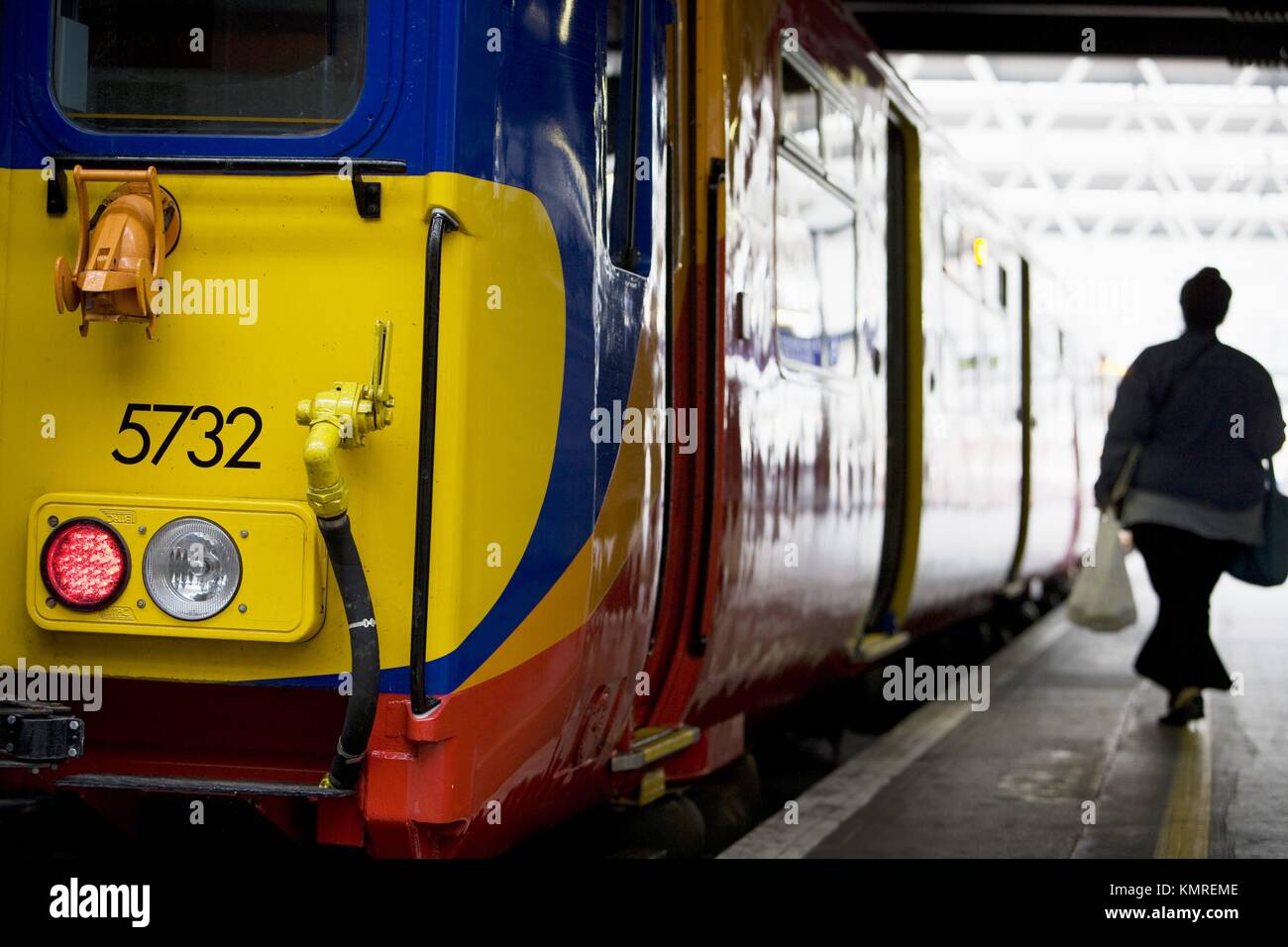 Inside waterloo station hi-res stock photography and images - Alamy